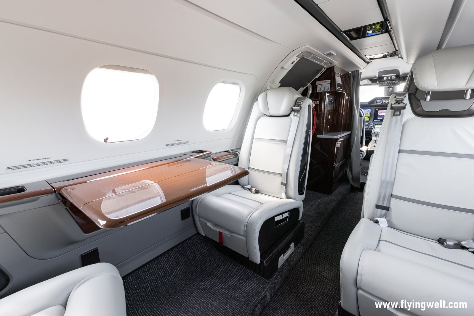 Embraer Phenom 300 series: Top 5 things to know - Flying Welt
