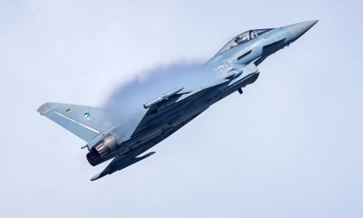The Thrills and Challenges of Airshow Display Pilots: Inside the ...